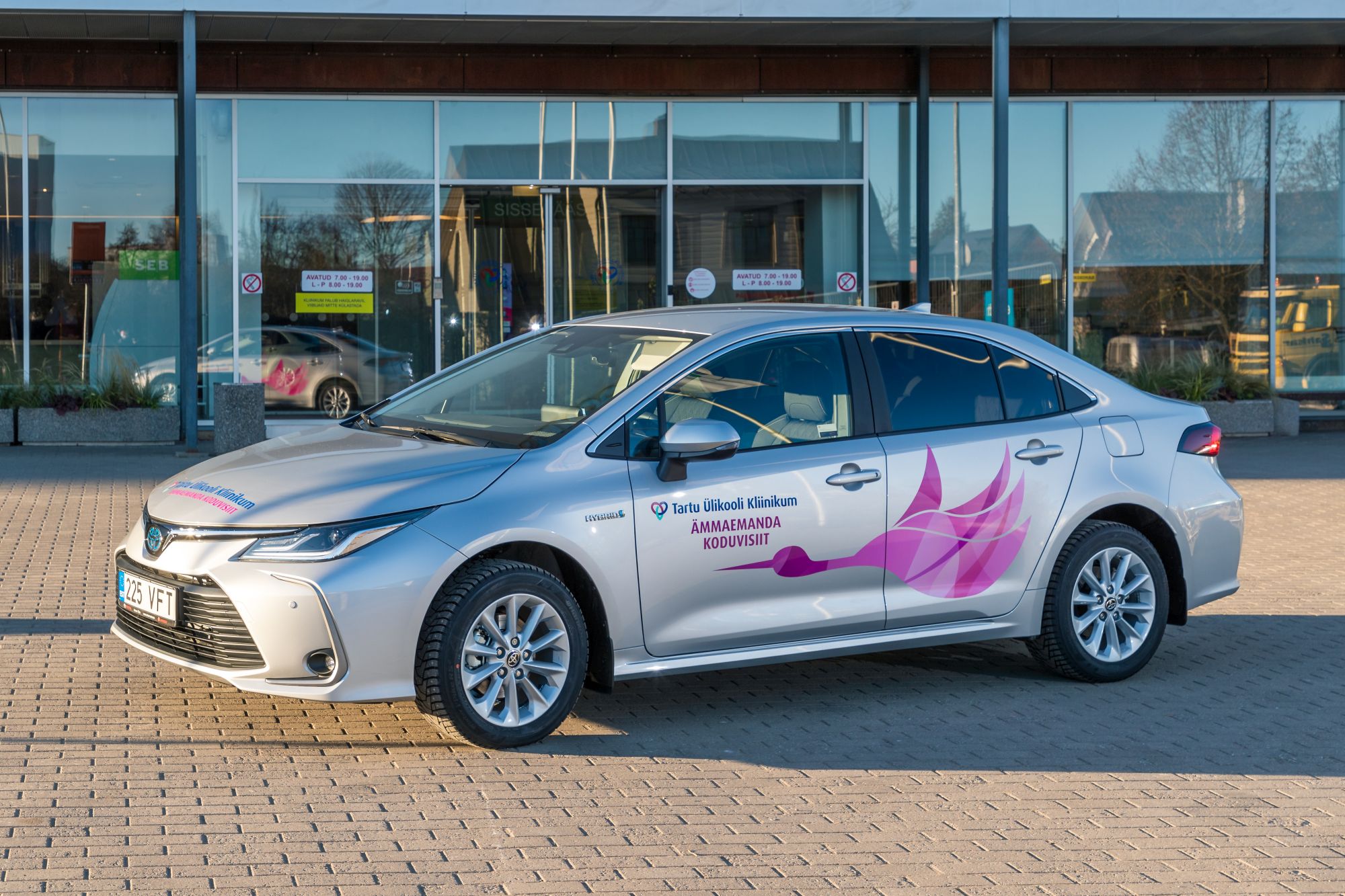 Kliinikumi ämmaemandad jõuavad beebide juurde uue Kureautoga - Tartu ...